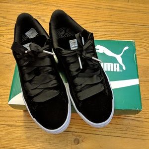 Puma | Shoes | Puma Velour Basket Classic Sneaker | Poshmark